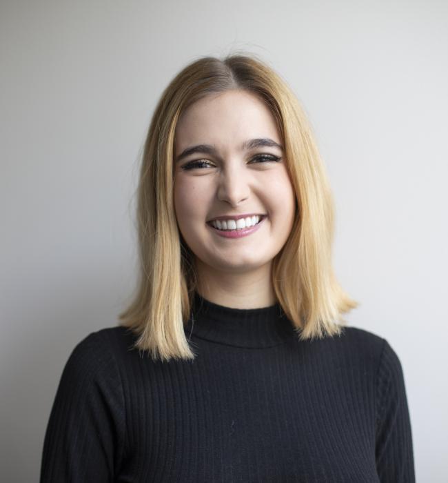 School of Journalism valedictorian Laura Laughead featured on the UT ...